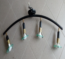 Applique da parete moderna con 4 faretti.
